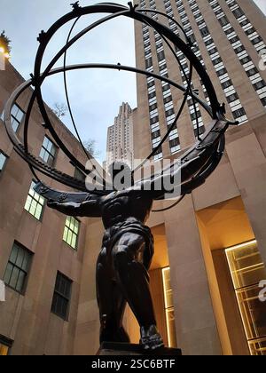 The famous Atlas bronze sculpture in the Rockefeller Center complex in ...