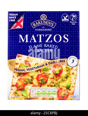 Rakusen's matzos flame grilled savoury crackers in a 200g box Stock ...