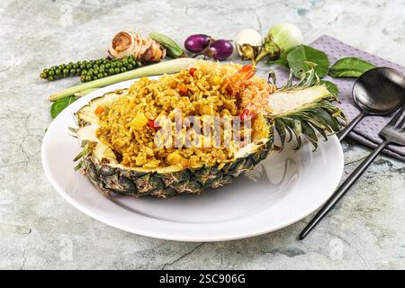 Pineapple fried rice with prawn and spices Stock Photo - Alamy