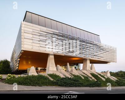 Gates Hall, Location: Ithaca NY, Architect: Morphosis Stock Photo - Alamy