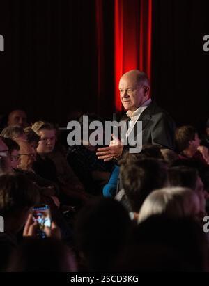 Ispringen, Germany. 06th Feb, 2025. Federal Chancellor Olaf Scholz (SPD ...