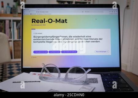Real-O-Mat for the 2025 Bundestag election on a laptop Stock Photo - Alamy