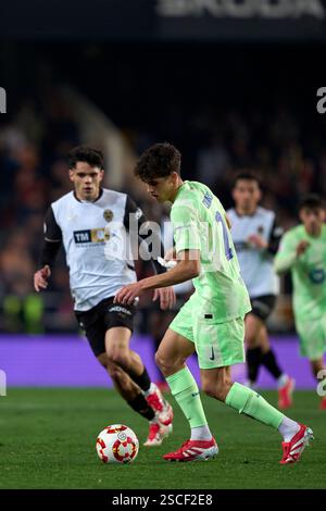 Pau Cubarsi of FC Barcelona during the La Liga EA Sports match between ...