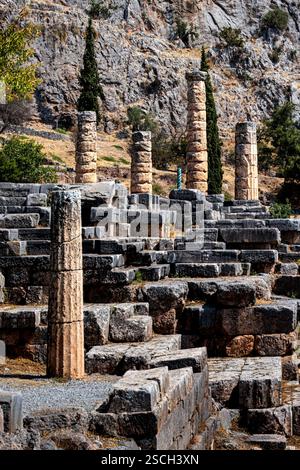 Delphi, Greece, Serpentine Monument, archeological sites, greek ruins ...