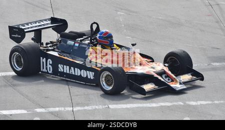 The Shadow DN9 at the Long Beach Grand Prix, driven by Jan Lammers in ...