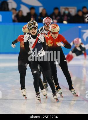 KIM Gilli of South Korea, front, reacts after winning the women's short ...