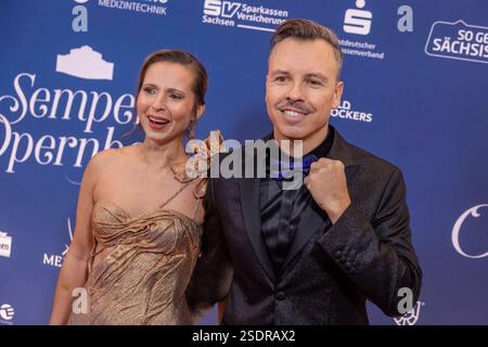 Tino Piontek mit Ehefrau Sabrina Piontek beim 17. SemperOpernball 2025 ...