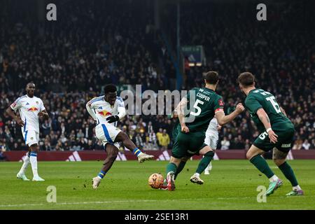 Wilfried Gnonto of Leeds United shoots on goal and scores to make it 1 ...