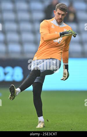 Ipswich Town goalkeeper Alex Palmer (right) and team-mates acknowledges ...
