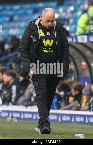 Millwall manager Alex Neil during the Sky Bet Championship match at The ...