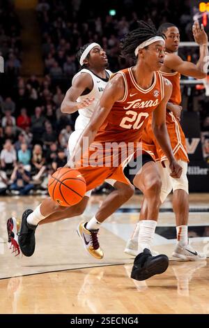 Texas guard Tre Johnson (20) celebrates scoring against Kentucky during ...