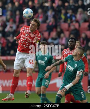Nelson. Weiper fotografiert beim Fußball Conference League Spiel Mainz ...