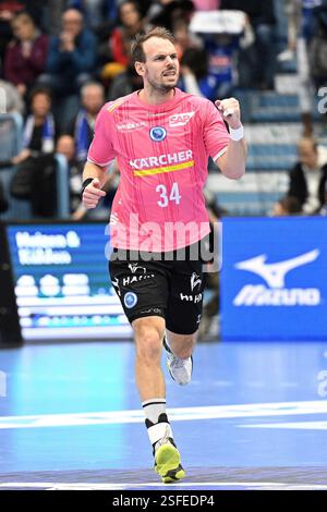 Kai Haefner (TVB Stuttgart 34) gegen Stepan Zeman (VfL Gummersbach 66 ...