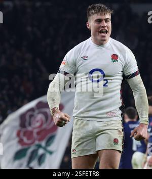 England's Tommy Freeman ((Bath Rugby)) in actionduring Guinness Men's ...