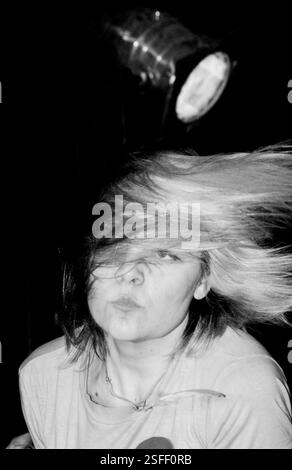 Leila Moss of Duke Spirit at the Barfly Club in Cardiff, February 3 ...