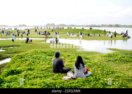 Yogyakarta, Indonesia. 9th Feb, 2025. People fish at sunset on the ...