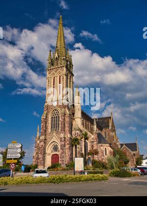 Bedee, France - Sep 19 2024: A memorial to the dead of WW1 and WW2 in ...