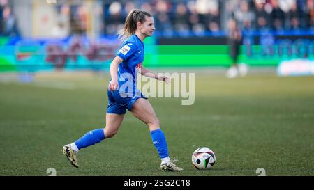 Michelle Weiß (Weiss, TSG, 27), am Ball, Freisteller, Ganzkörper ...