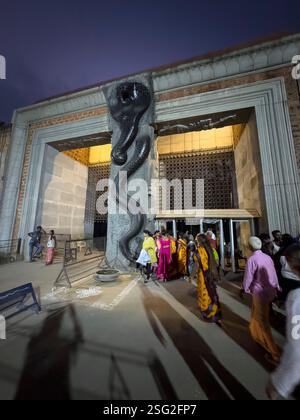 Sadhguru's (Jagadish Vasudev) Isha Yoga Center has a 112 foot statue of ...