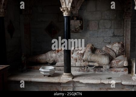 Tomb of John Savage, St. Peter`s Church, Inkberrow, Worcestershire ...