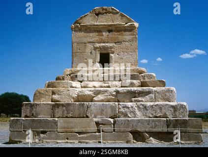 Mausoleum of Cyrus the Great, Achaemenid king of Persia (559-530 BC ...
