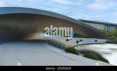 Wolfsburg, Autostadt (Automobile City), Porsche pavilion, architecture ...