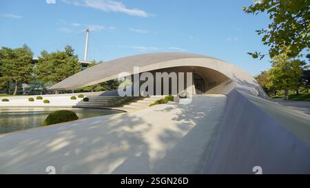 Wolfsburg, Autostadt (Automobile City), Porsche pavilion, architecture ...