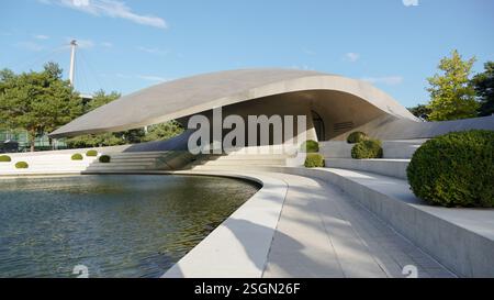 Wolfsburg, Autostadt (Automobile City), Porsche pavilion, architecture ...