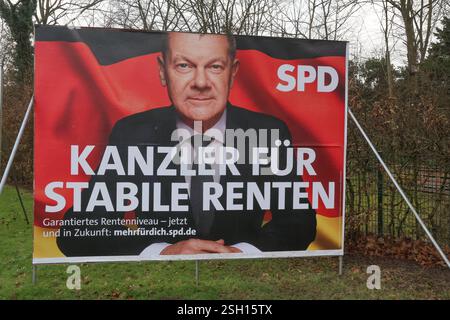 Bundestagswahl 2025. Wahlplakat der SPD Olaf Scholz Kanzler für mehr Sicherheit. Münster ...