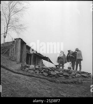 Flab-Soldaten bei Flugbeobachtung, Wallis 1940#Flight observation by ...