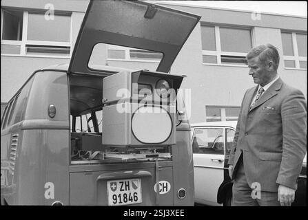 Geschwindigkeitskontrolle mit dem Radargerät Multanova, 1971 #Speed ...