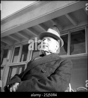 Glubb Pascha, Kommandeur der Arabischen Legion, 1951#Glubb Pacha ...