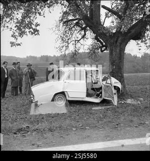 Hugo Koblets tödlicher Unfall 1964: Wrack seines Alfa Romeo#Hugo ...