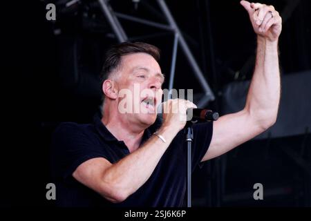 Deacon Blue, The line-up of the band consists of vocalists Ricky Ross ...