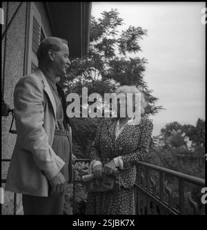 Wilhelm Gimmi und seine Frau, Chexbres 1956#Wilhelm Gimmi and his wife ...