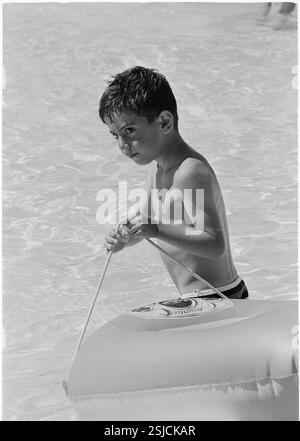 Reza Cyrus Pahlavi von Persien beim Baden in Gstaad, 1966#Reza Cyrus ...