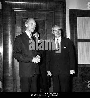 Peter Smithers zu Besuch bei Bundesrat Spühler, 1966#Peter Smithers is ...
