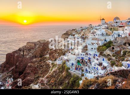 Famous sunset view from Oia, Santorini, Greece Stock Photo - Alamy