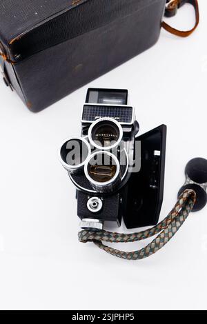 vintage 1960s Fujica 8EE Double 8mm Cine Film Camera - Triple Lens ...