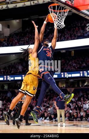 Auburn forward Chaney Johnson (31) reacts to play against Michigan ...