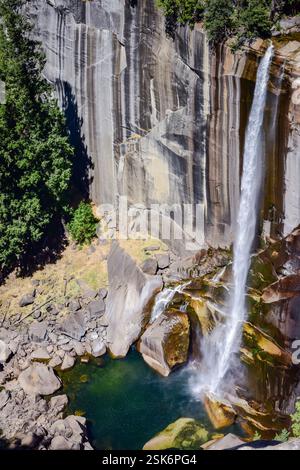 Vernal Falls and Merced River, Hiking at Nevada Falls along John Muir ...