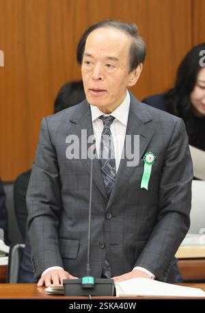 Bank of Japan Governor Kazuo Ueda (R) and State Minister of Finance ...