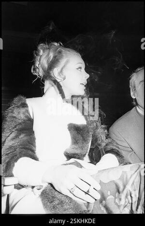 Elke Sommer, Sängerin und Schauspielerin, 1969#Elke Sommer, singer and ...