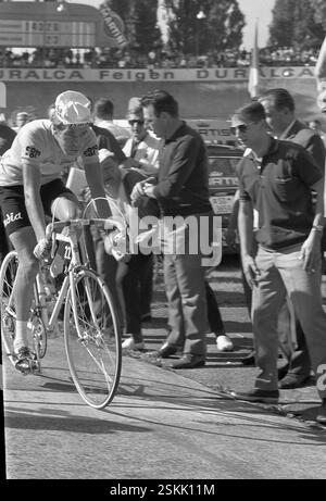 Tour de Suisse 1968: Sieger Pfenninger und Robert Hagmann#Tour de ...