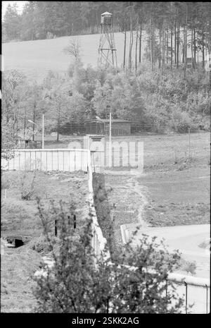 Zonengrenze zur DDR bei Mödlareuth 1968#Zonal border to German ...
