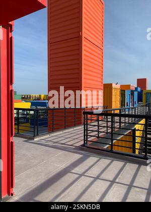 Box Park in Qatar - Container shops Qatar Stock Photo - Alamy