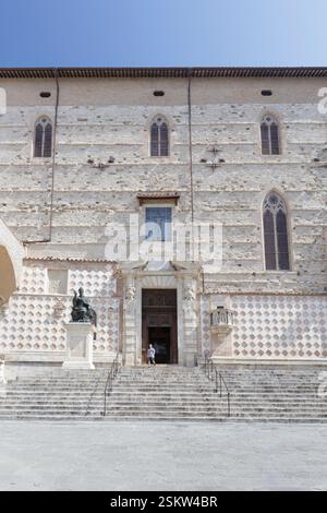 South wall of Perugia’s Cathedral with the statue of Pope Julius III ...