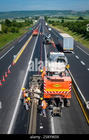 A75 motorway. Replacement of a central reservation with safety barriers ...