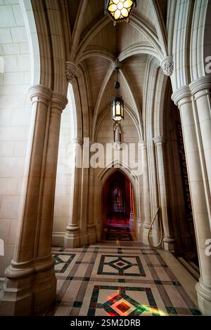 Compound cluster pier and side aisle of the National Cathedral in ...