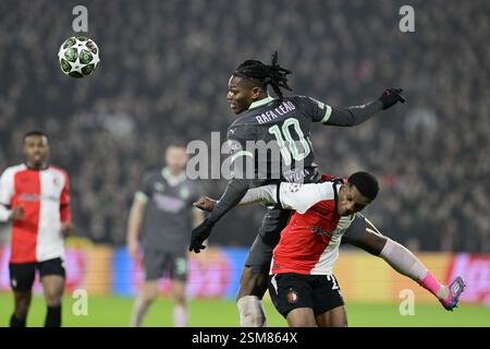 ROTTERDAM - (l-r) Givairo Read of Feyenoord, Rafael LeÃ£o of AC Milan ...